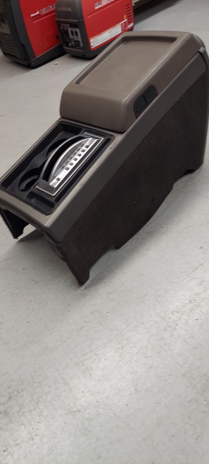 2003-2007 Hummer H2 Center Console Wheat Beige Pre-Owned OEM | United ...