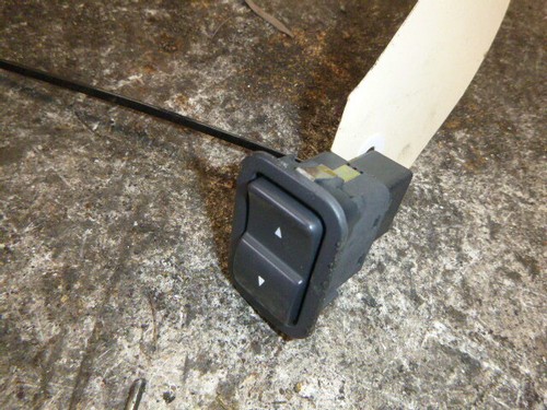 FORD BA MKII FALCON 4D WAGON 4.0 LPG ELECTRIC WINDOW SWITCH RR RIGHT ...