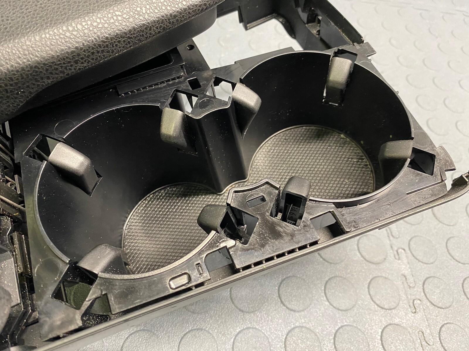 08-14 Mercedes W204 C250 C300 C63 Center Console Arm Rest Armrest Cup ...