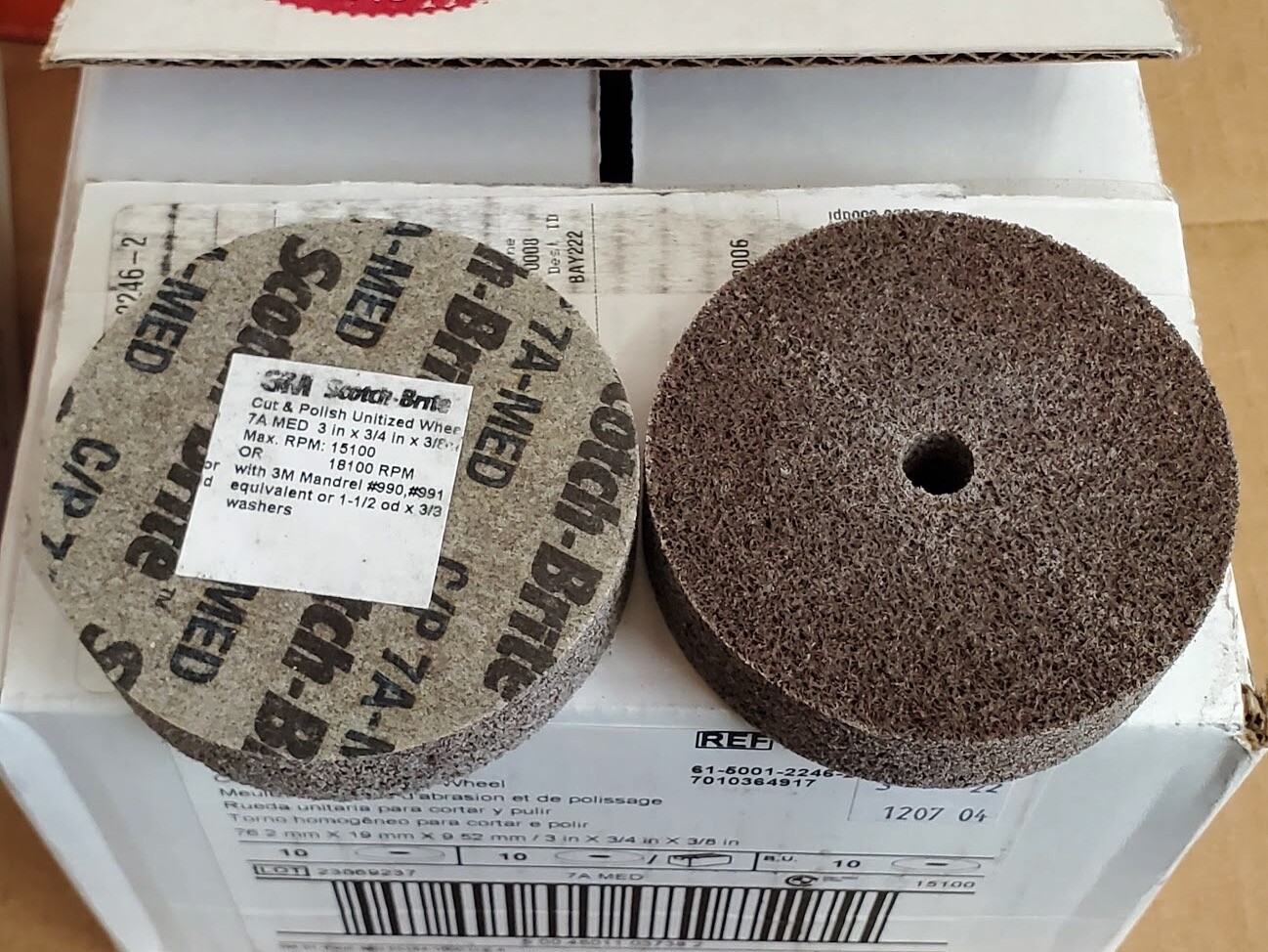 (2) 3M Scotch Brite Cut & Polish Unitized Wheel 7A Medium 3” x 3/4” x 3 ...