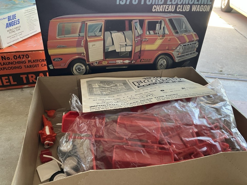 MPC 1970 FORD ECONOLINE CHATEAU CLUB WAGON VAN MODEL KIT 1/20 #3370 | eBay