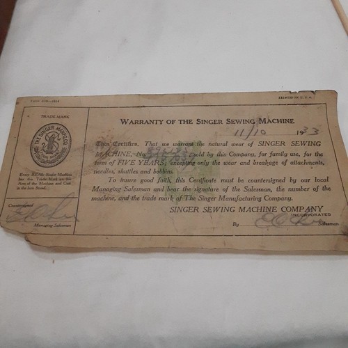 Antique 1933 Singer Sewing Machine With Knee Lever Hem Feet Crank Wood ...