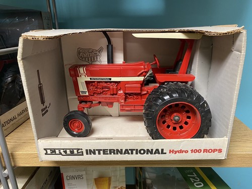 International Hydro 100 ROPS Special Edition Tractor Ertl 1/16 Scale ...