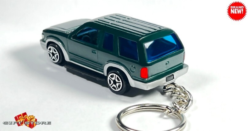 🎁🎁RARE KEYCHAIN GREEN FORD EXPLORER CUSTOM Ltd. EDITION GREAT GIFT ...