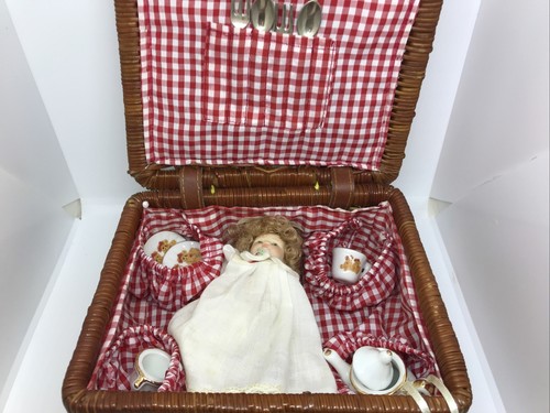 Delton tea cake doll 1999 With Miniature Tea Set in wicker picnic ...