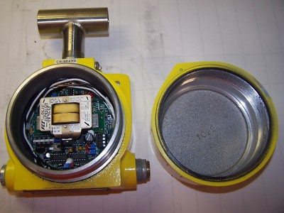 FCI FLUID COMPONENTS FLOW SWITCH 220 VAC 2350 PSIG MAX FLT93L ...