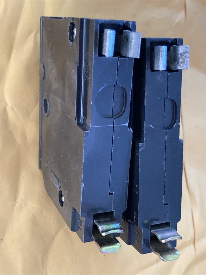 Lot of 2 Square D QO115 15A 1 Pole Circuit Breaker Trip Window Yellow ...