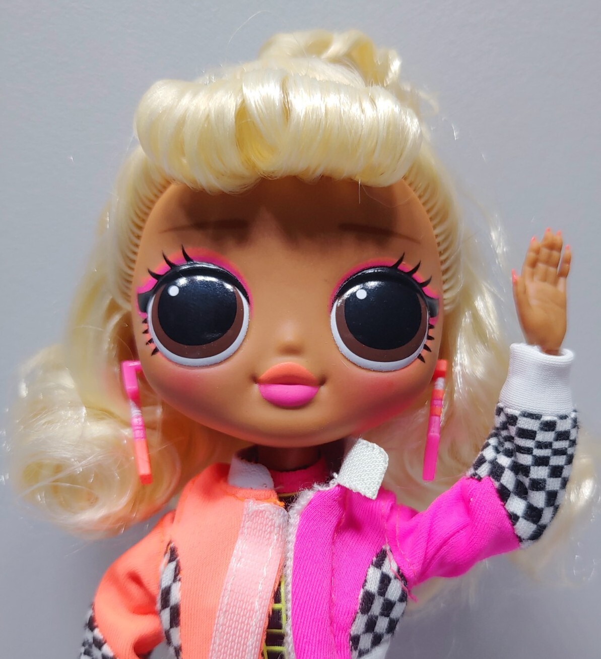 LOL Surprise! Speedster Lights OMG Neon Fashion Doll 2019 MGA 9 ...