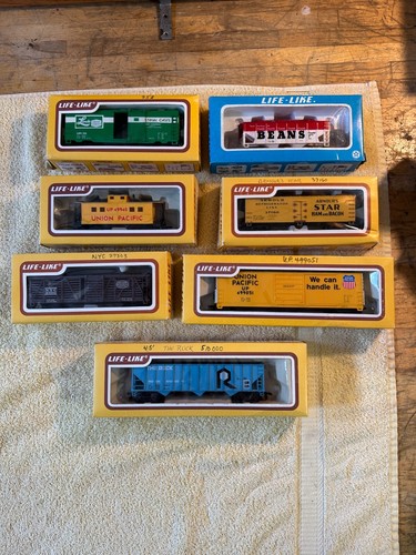 Lot of 7 Life-Like HO Scale Box Cart Train Locomotives Miniature ...