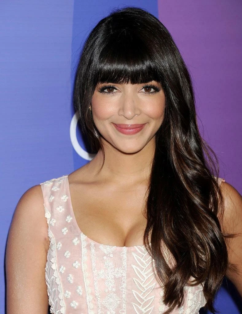 Hannah Simone Without Bangs