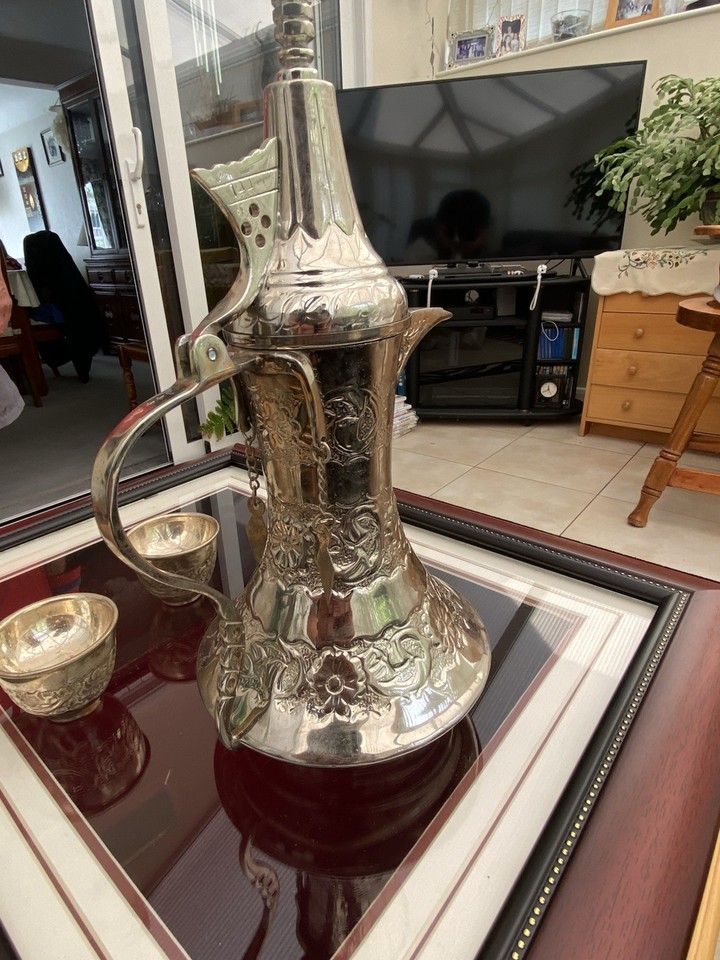 Antique Arabic Coffee Pot and Cups (Dallah) From Oman Middle Eastern ...