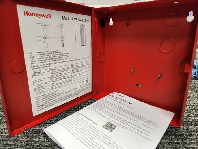 Honeywell HW-AV-ENC Metal Mounting Enclosure for HW-AV-LTE-M ...
