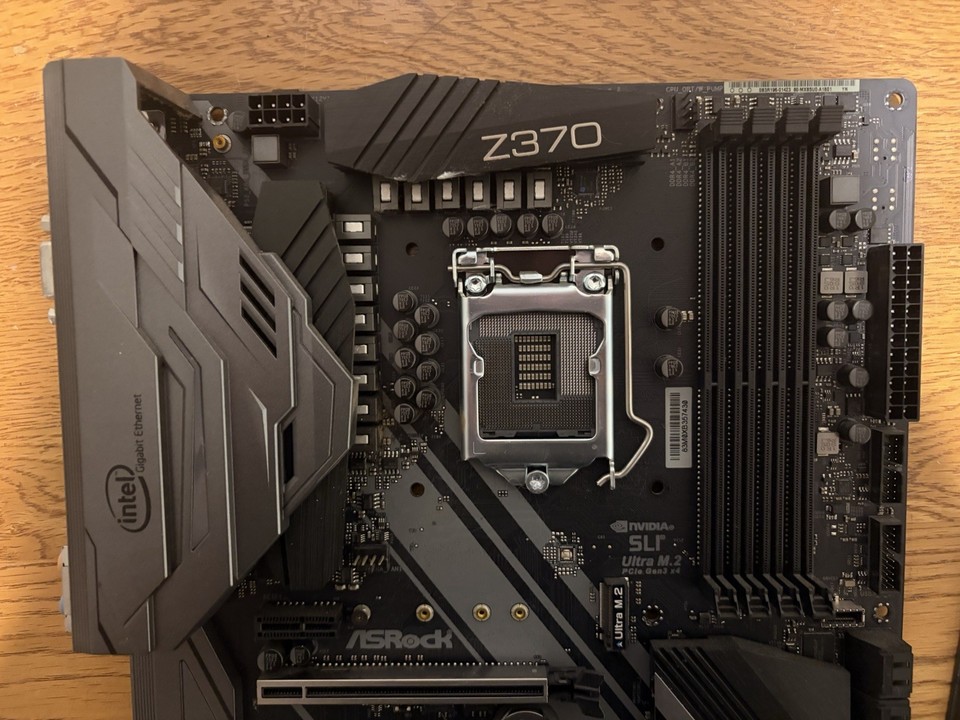 ASRock Z370 Extreme4 LGA 1151 (300 Series) Intel Z370 ATX Intel ...