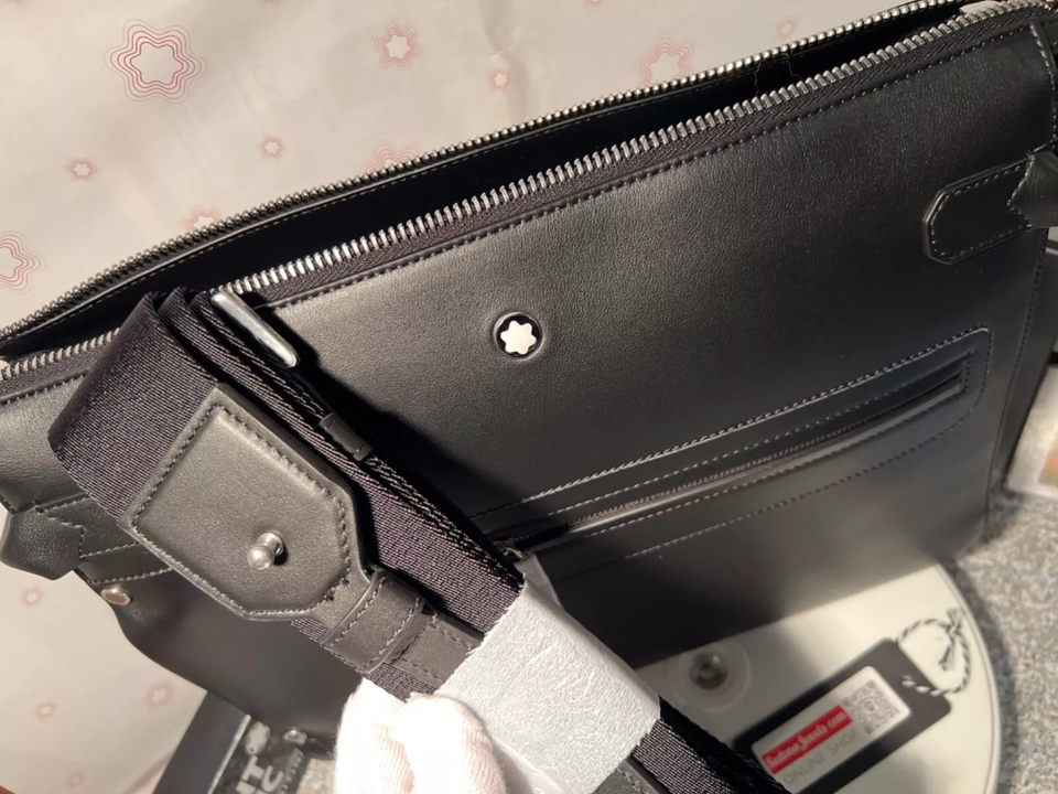 $1325 MSRP - Montblanc Meisterstuck Selection Soft Messenger 129695 bag ...