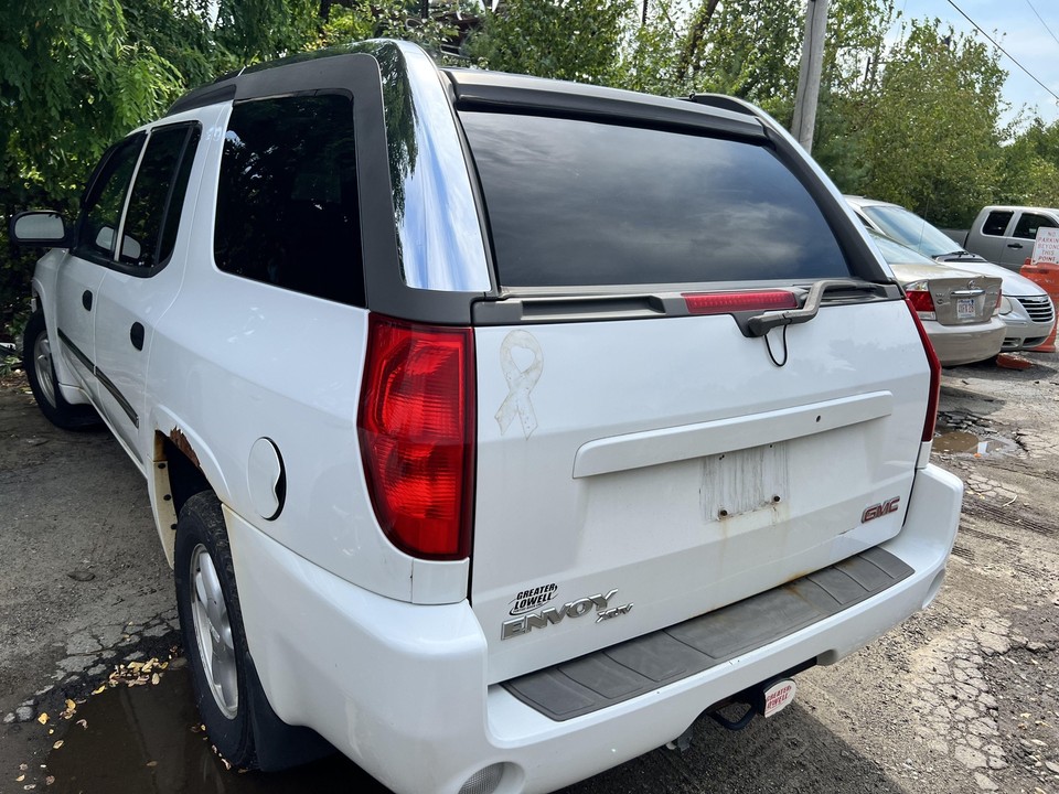Hood GMC ENVOY XUV 04 05 | eBay