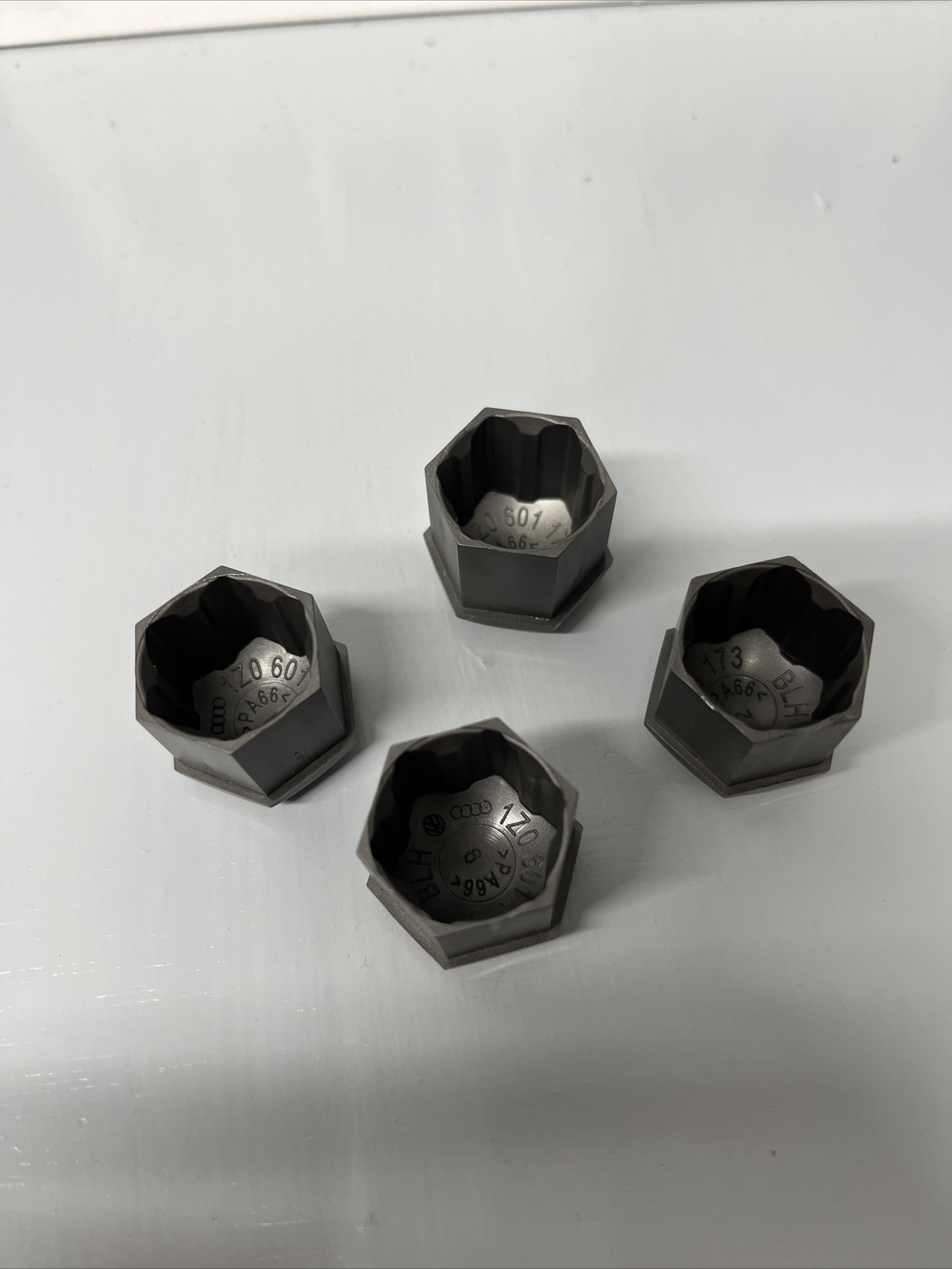 Genuine SKODA OCTAVIA Mk2 Wheel Bolt Caps 17mm X 16 1Z0601173 for sale ...
