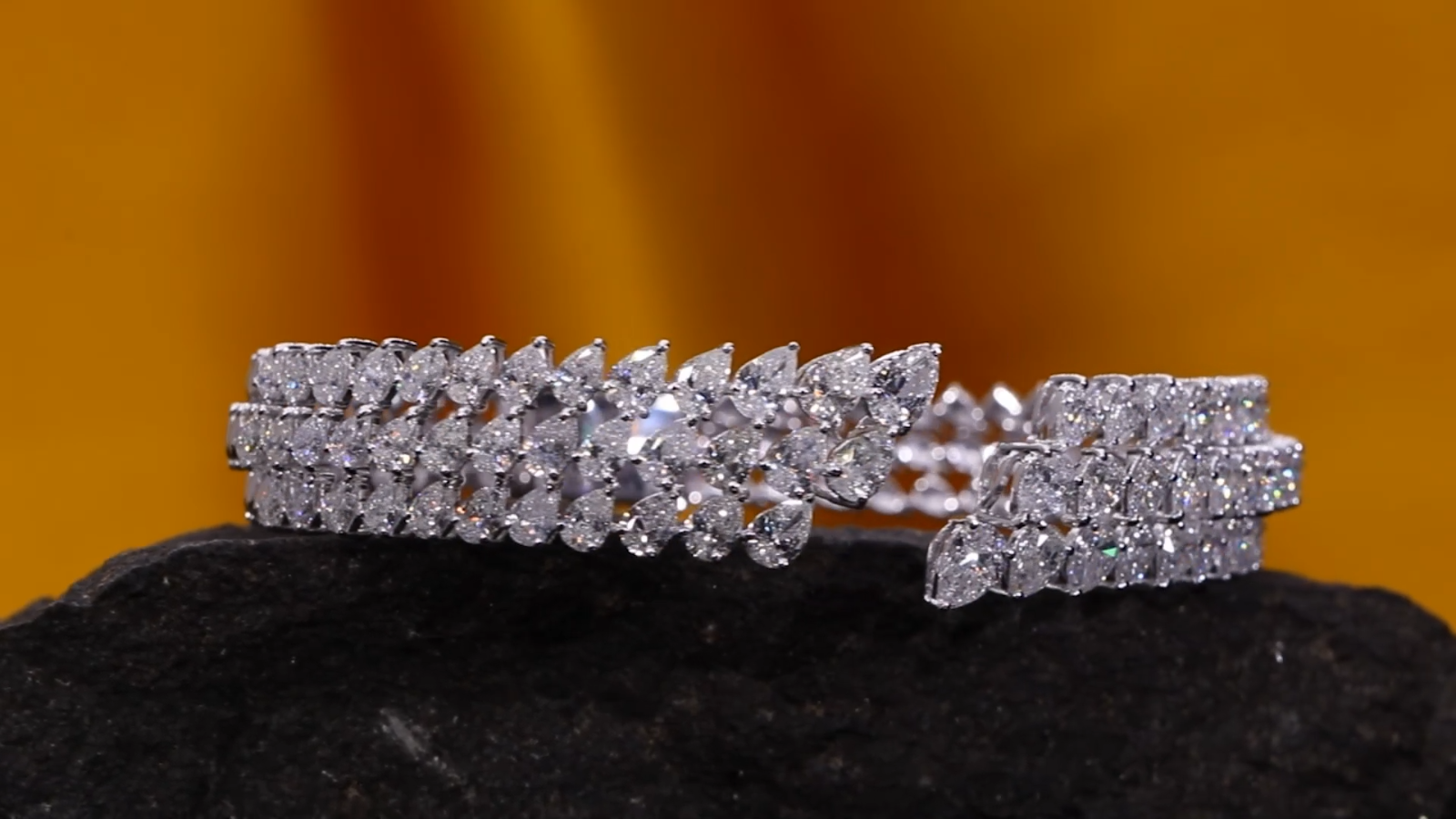 14k White Gold Openable Bangle 9.70 Ct Lab Grown CVD Diamond Women Cuff ...