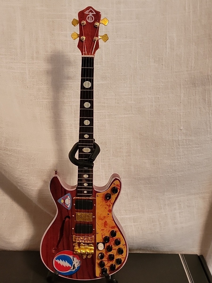 Phil Lesh Bass Grateful Dead Bassist Phil Lesh Dies At 84 Axios San