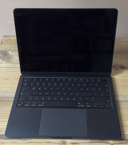 MacBook Air 13-Inch M2 8-Core CPU 8-Core GPU 8GB Ram 256GB SSD Midnight ...