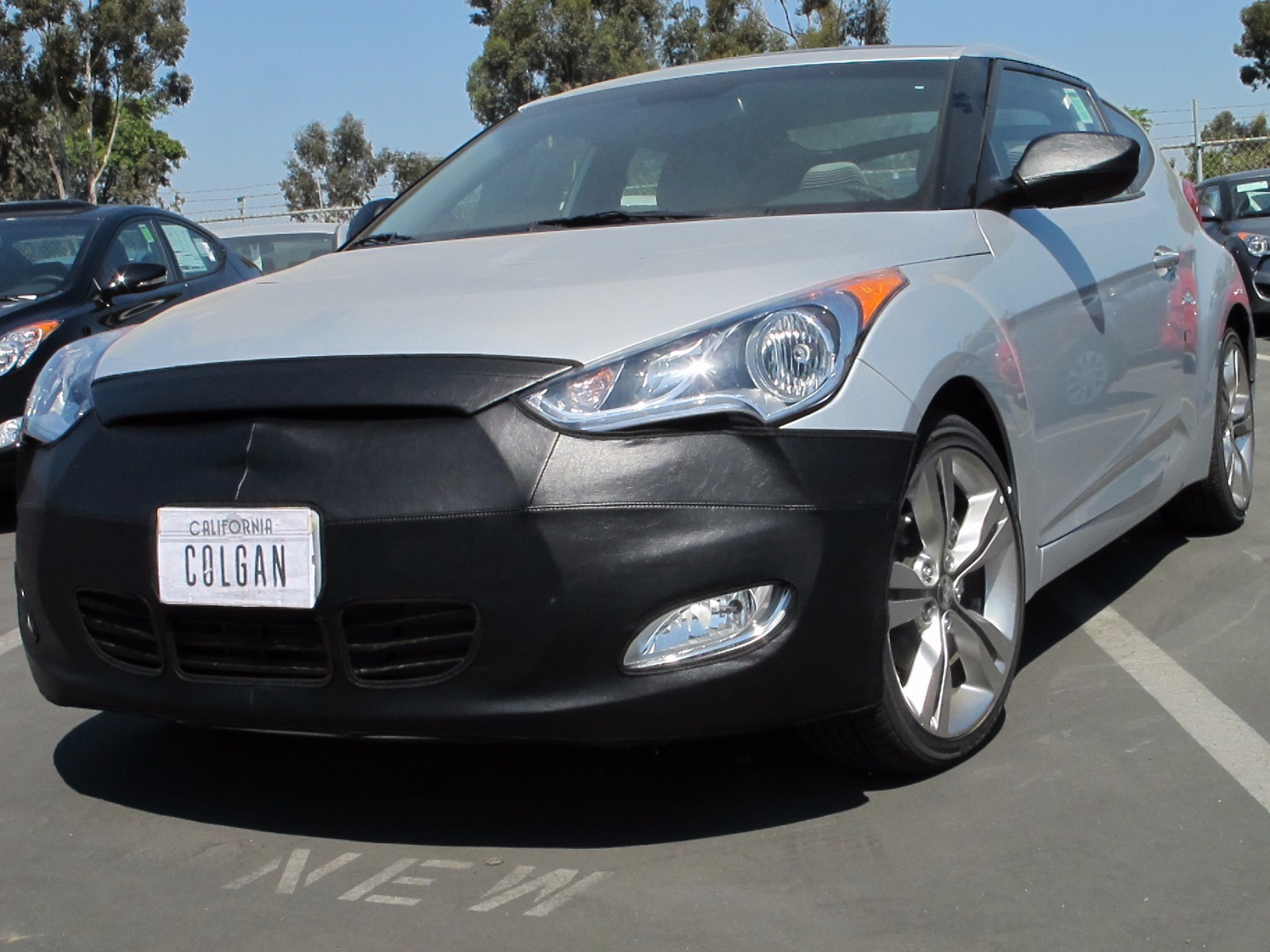 Colgan Front End Mask Bra 2pc. Fits Hyundai Veloster 2012-2015 W ...