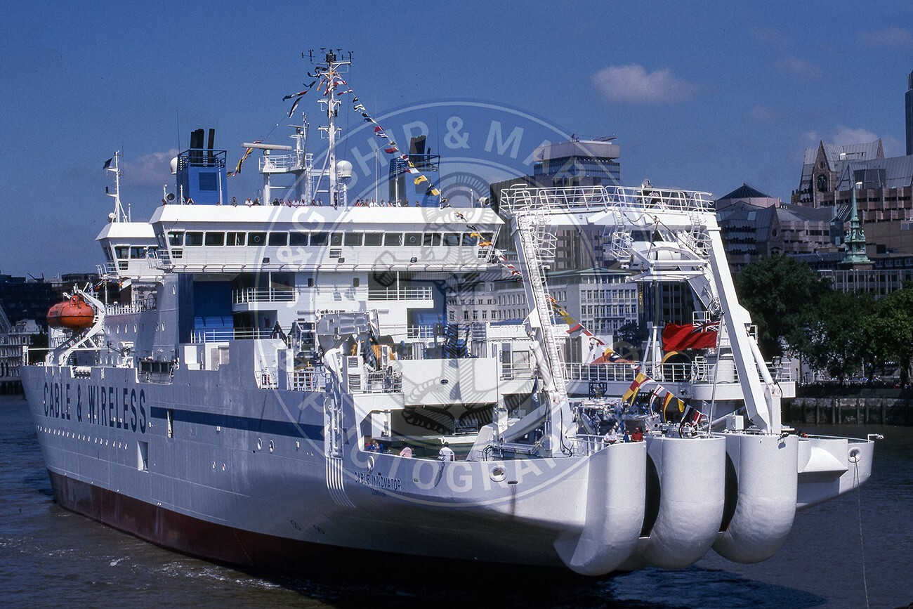 Ship Photo - 1995 Built Cable Layer CABLE INNOVATOR - 6X4 (10X15 ...