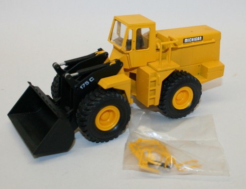 Conrad 1/50 Scale Diecast Metal Model - 2885 - Clark Michigan 175C ...