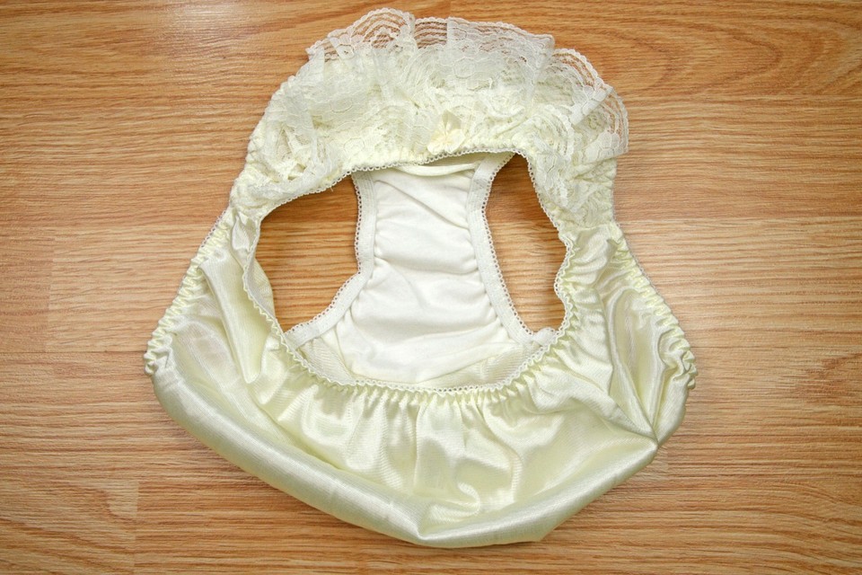 VINTAGE JAPANESE NYLON SHINY SLIPPERY PRETTY CUTE LIGHT YELLOW PANTY ...