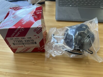GENUINE TOYOTA LEXUS SCION GAS TANK LID CAP LOCK 7730033070 / ...
