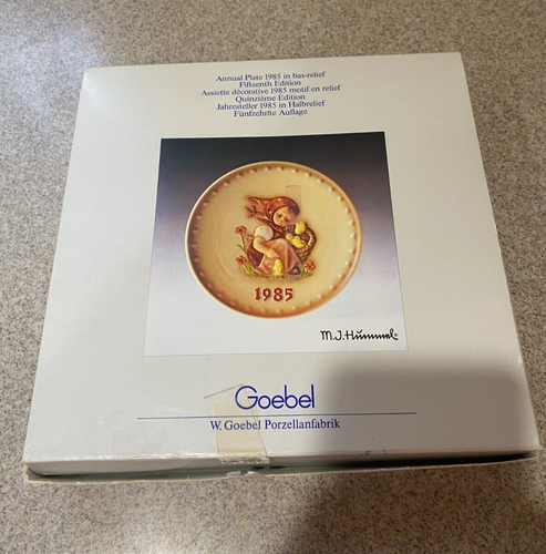 Annual Plate 1985 bas-relief 15th Ed. Goebel M.J. Hummel Girl w/ Basket ...