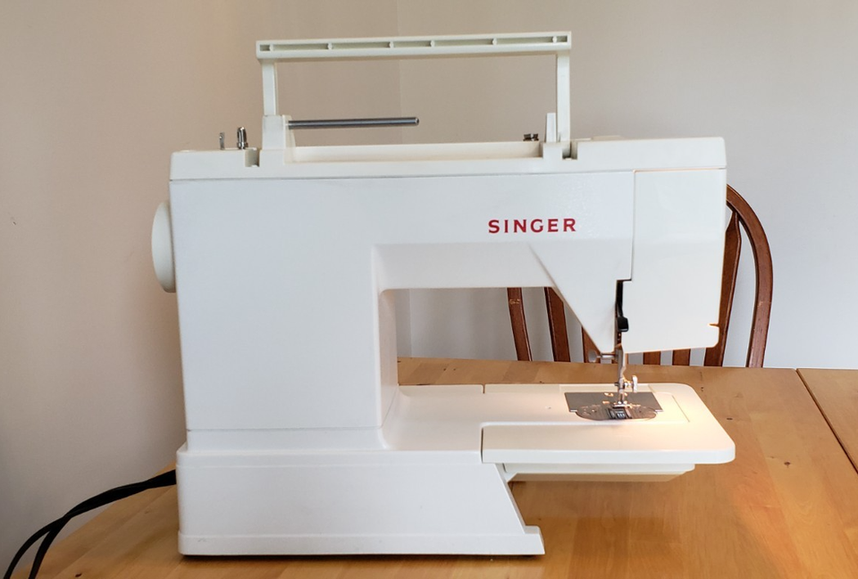 Vintage Singer Sewing Machine, Model 9420 with Foot Pedal & Power Cord ...