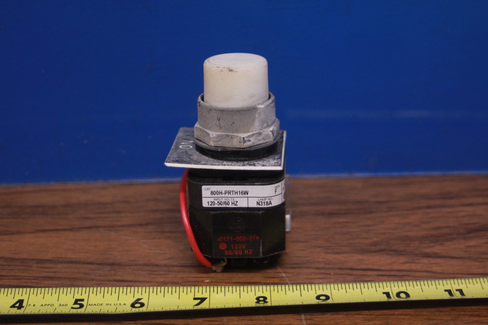 Allen-Bradley 800H-PRTH16W Pilot Light Push to Test LED White 120VAC ...