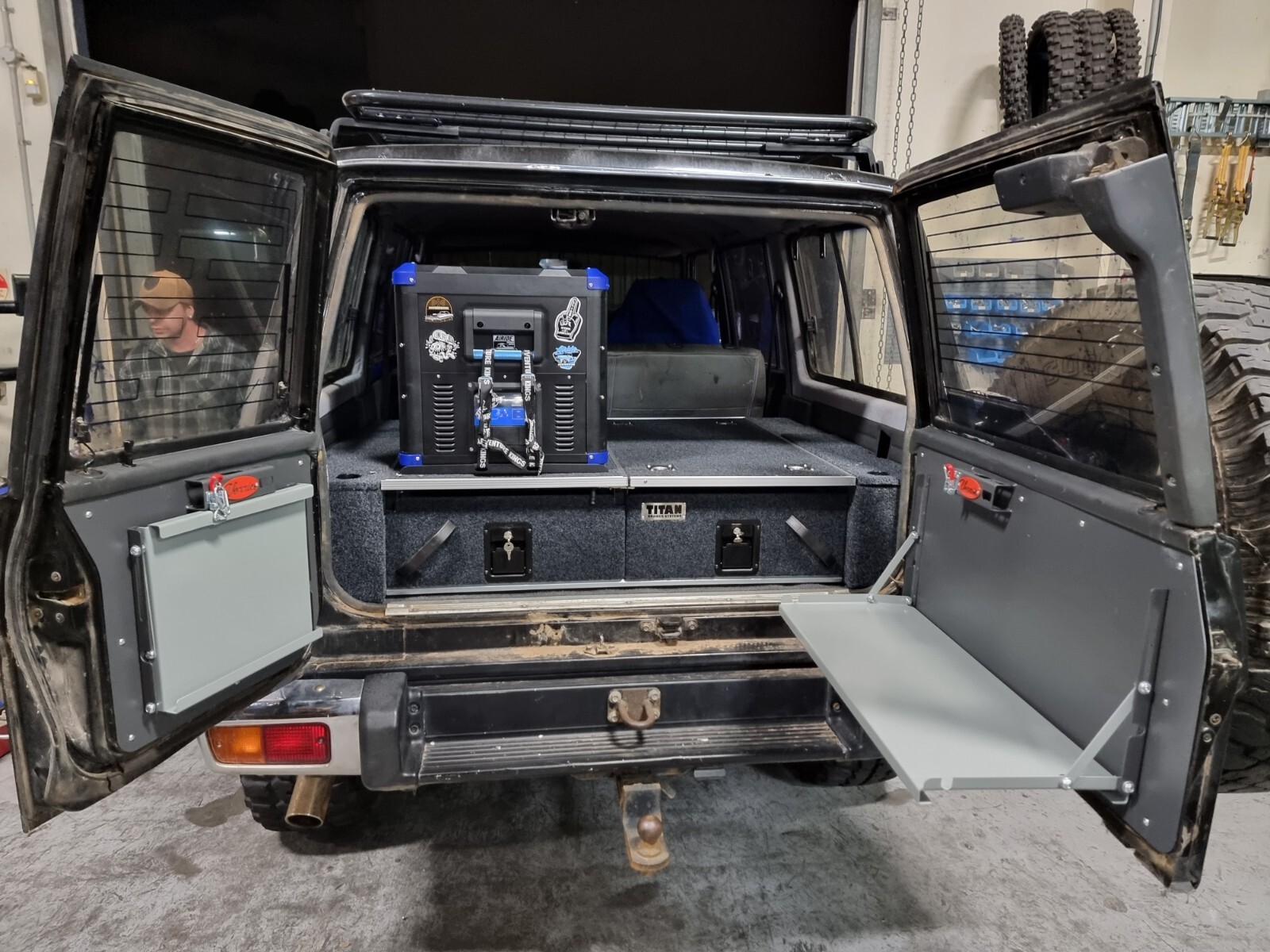 VONNIES Rear Barn Door fold down Table D/SIDE for Nissan GQ PATROL ...