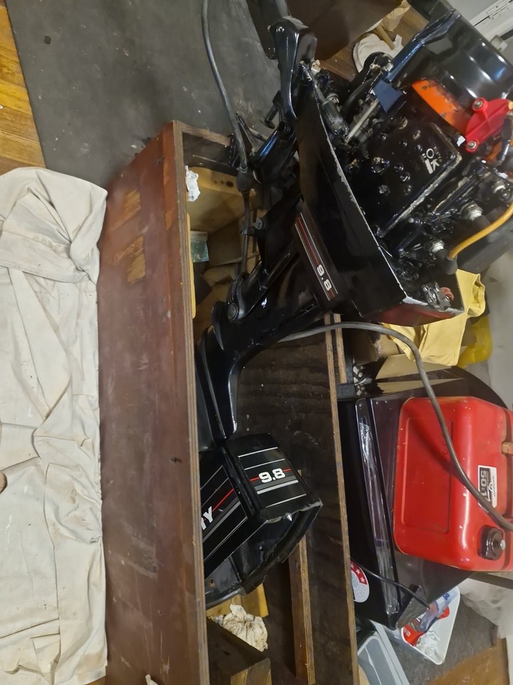 ) Mercury 9.8hp 2-Stroke Outboard Motor –in crate– Project / As-Is ...