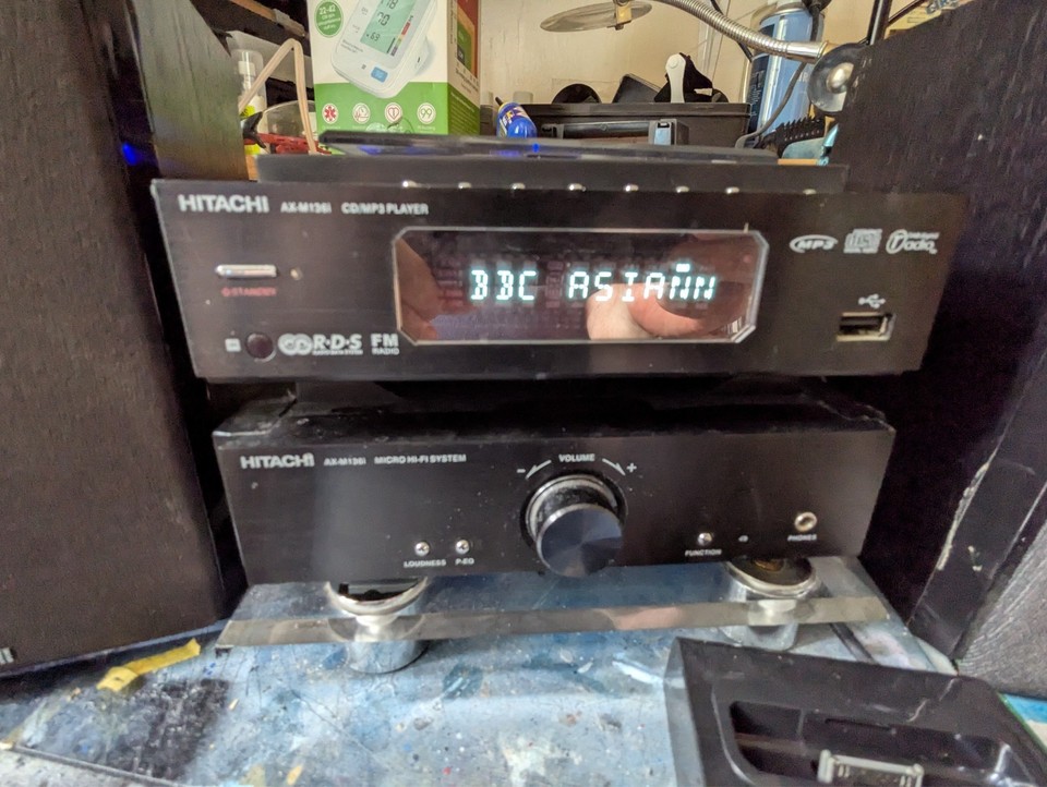 Hitachi AX-M136i CD USB MP3 DAB FM Radio Micro Hi-Fi Music Speaker ...