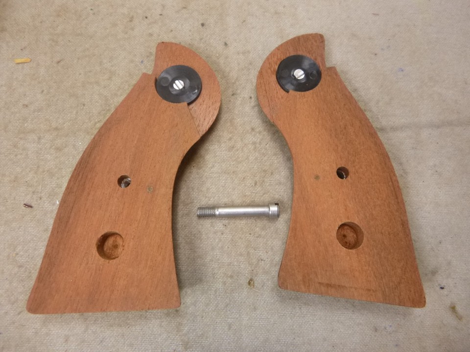 Original Ruger Factory Walnut Grips for the Ruger Redhawk with Screw ...
