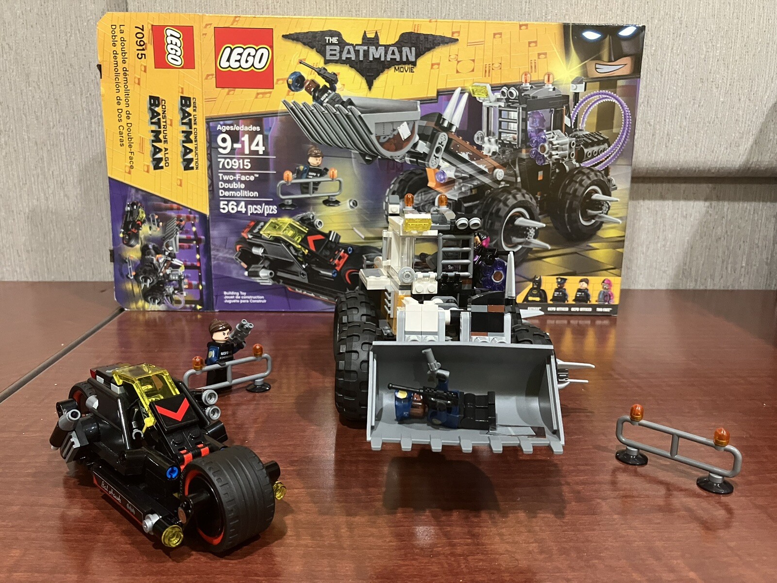 Lego Batman Movie Two-Face Double Demolition 70915 - 100% Complete ...