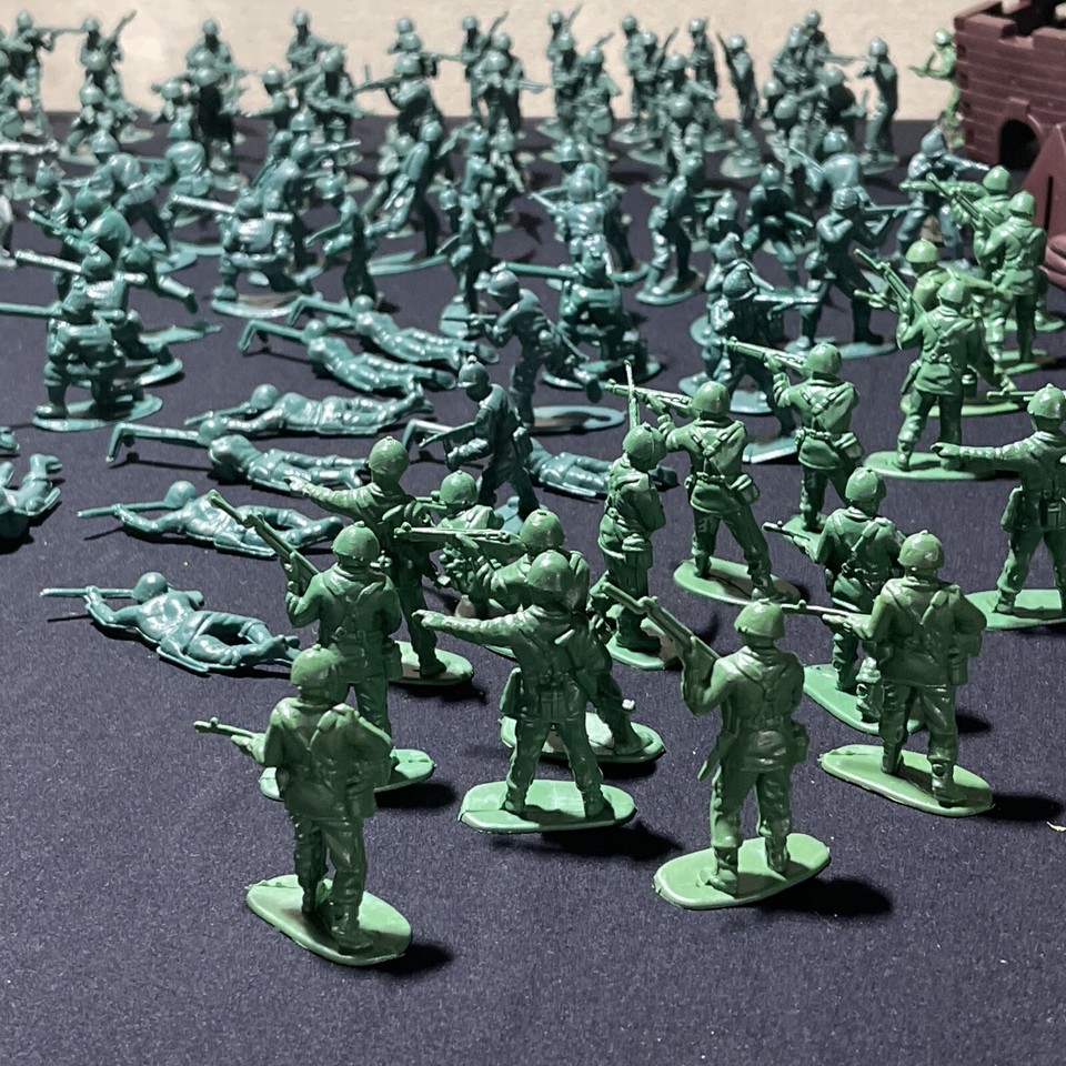 Vintage Ww2 And Ww1 Army Soldiers In Green Color With Accessories Lot ...