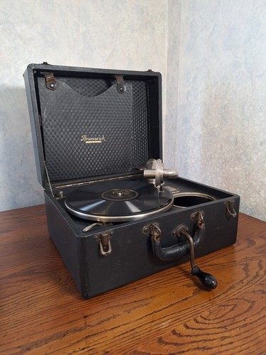*WORKING *Brunswick portable windup phonograph model 102 | eBay