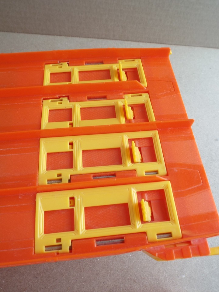 Hot Wheels 4 Lane Elimination Track Set, 4 Cars Works Well Good ...