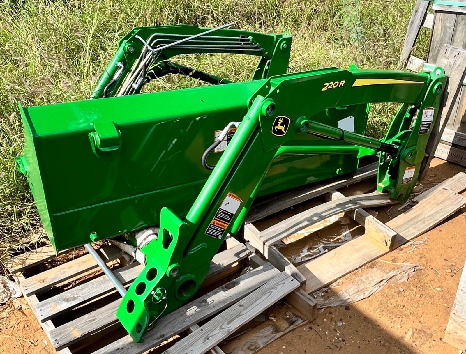 John Deere 220R FRONT LOADER for 2032R & 2038R tractor NEW IN BOX | eBay