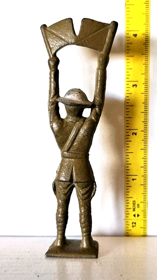 SIGNALMAN W/ SEMIPHORE FLAGS GREY IRON BARCLAY MANOIL | eBay