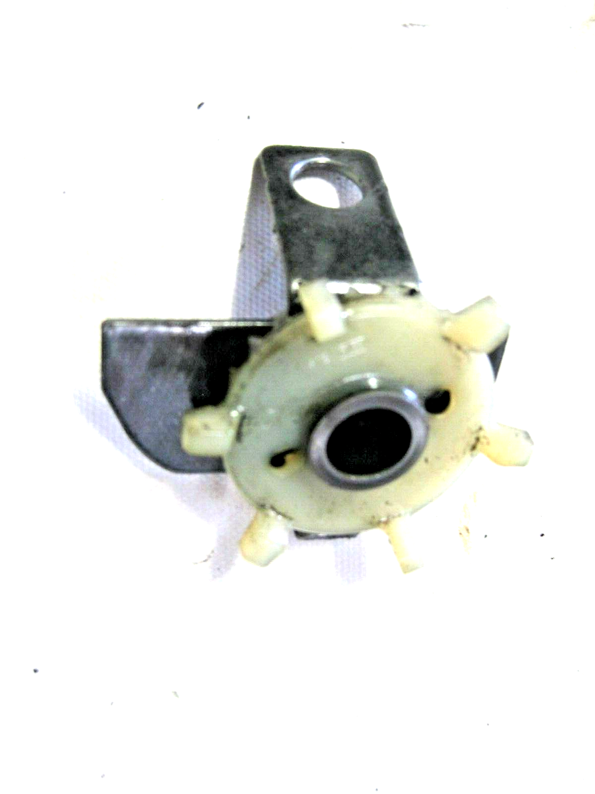 Briggs and Stratton Eng Governor Oil Slinger part 691983, 698690 ...