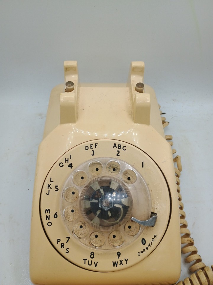 AT&T Rotary Style Telephone Beige Dial Rotary Landline, Desktop 1970s ...
