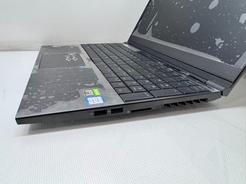 Cyberpower Tracer III-15R Intel i9-9980HK@2.4GHz 32G 1TB RTX 2070 *READ ...