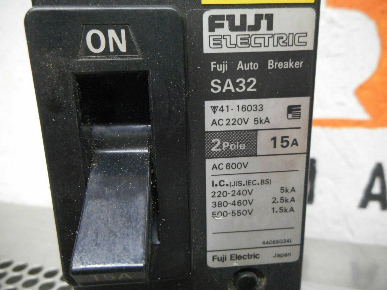 Fuji Electric SA32 Circuit Breakers 15A 2Pole AC220V 5kA AC600V Used ...