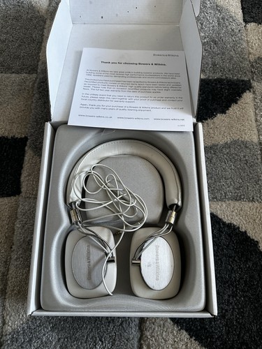 Bowers & Wilkins P5 Wired Hi-fi Headphones In Ivory With Pouch And ...