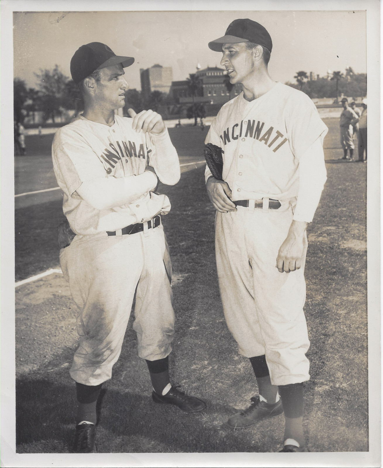 1940s MLB PHOTO CINCINNATI REDS BASEBALL PLAYER EDDIE MILLER & EDDIE ...
