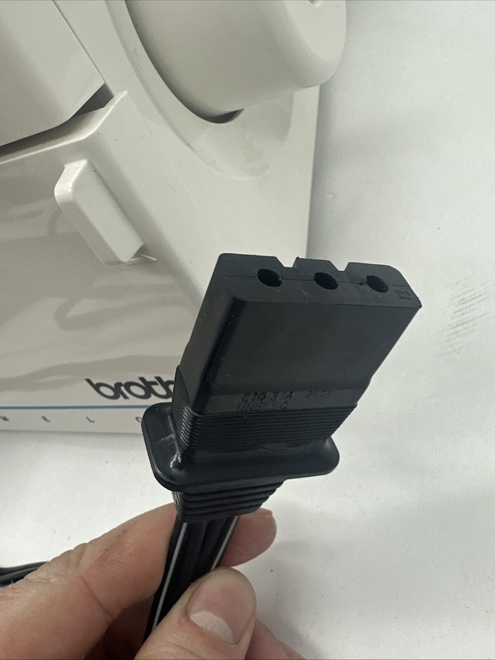 Brother 920D HOMELOCK Serger Sewing Machine w/ Power Cord/Foot Pedal ...