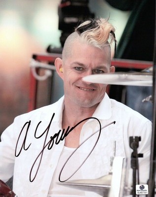 Adrian Young Signed 8X10 Photo Autograph No Doubt Drummer GV607351 | eBay
