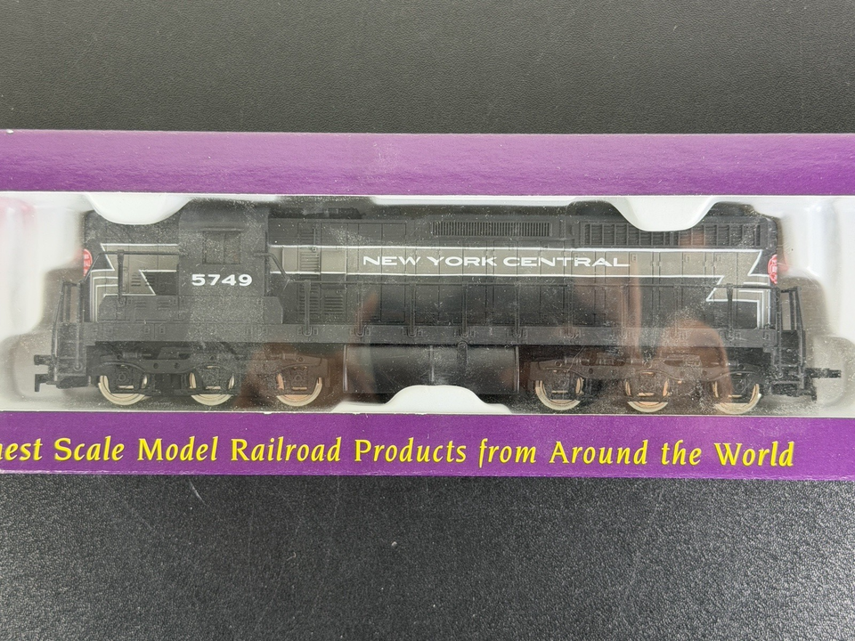 HO IHC New York Central EMD SD24 Diesel Locomotive Road # 5749 NIB IHC ...